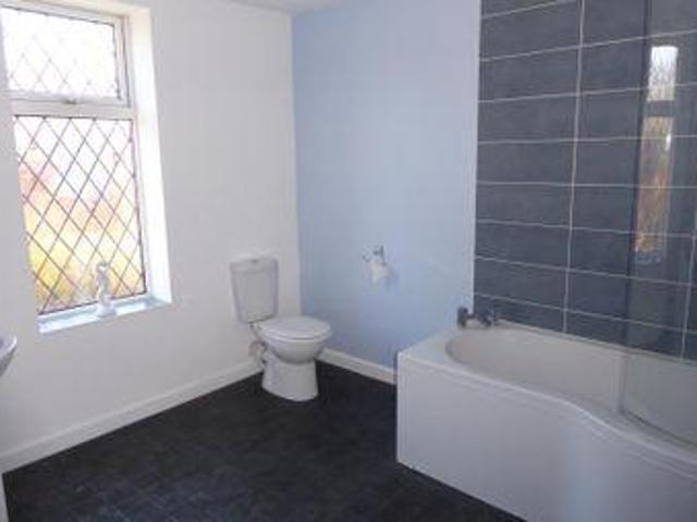 3 Bedrooms for rent in Dawlish Mount, East End Park LS9