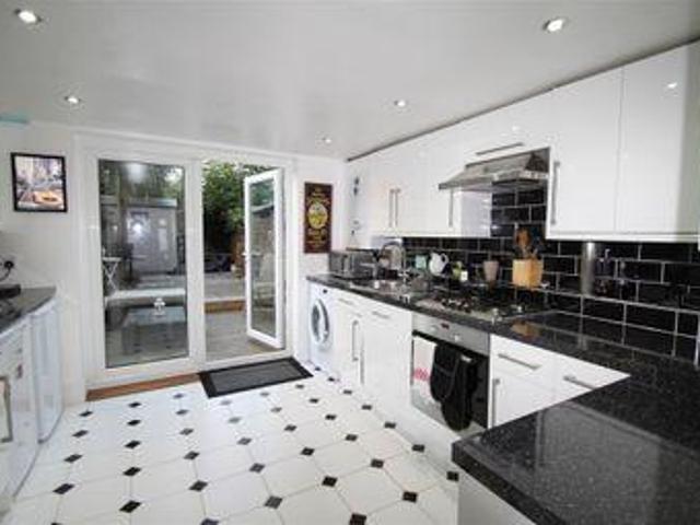 3 Bedrooms for rent in Douglas Road, Maidstone ME16