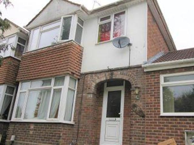 3 Bedrooms for rent in Eaton Green Road, Luton LU2