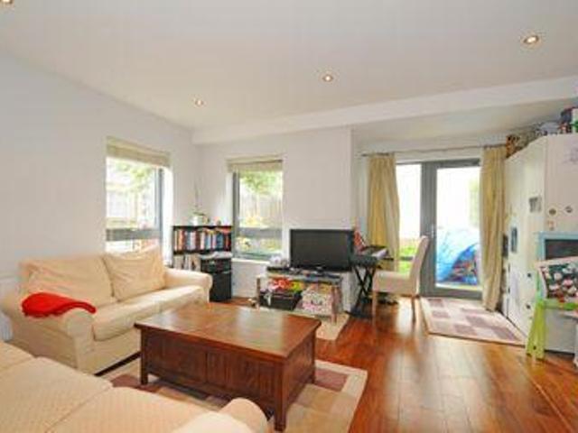 3 Bedrooms for rent in Elbe Street, Fulham, London SW6