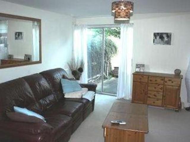 3 Bedrooms for rent in Ellison Close, Windsor SL4