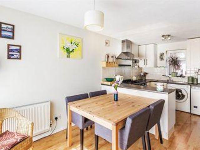 3 Bedrooms for rent in Farnham Gardens, London SW20