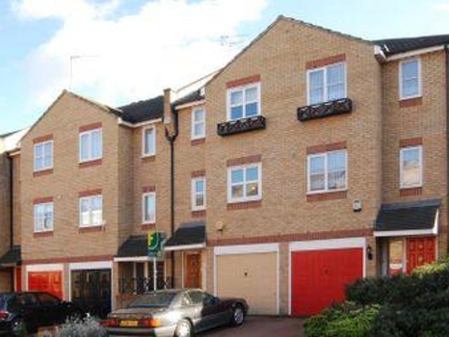 3 Bedrooms for rent in Ferguson Close, Isle Of Dogs E14