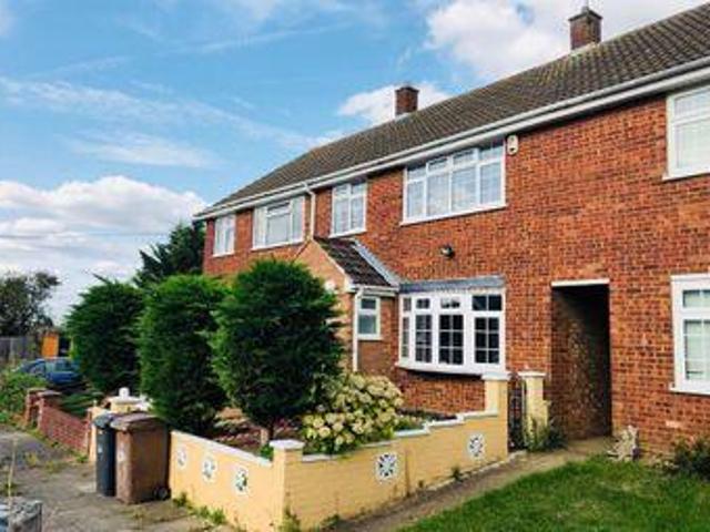 3 Bedrooms for rent in Gelding Close, Luton LU4