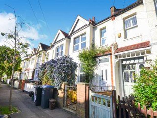 3 Bedrooms for rent in Gore Road, London SW20