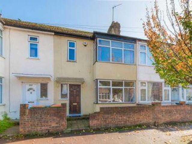 3 Bedrooms for rent in Grantham Road, Manor Park E12