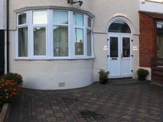 3 Bedrooms for rent in Hulse Ave, Barking IG11