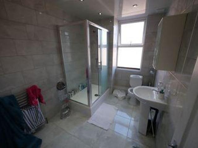 3 Bedrooms for rent in Hartley Grove, Leeds LS6