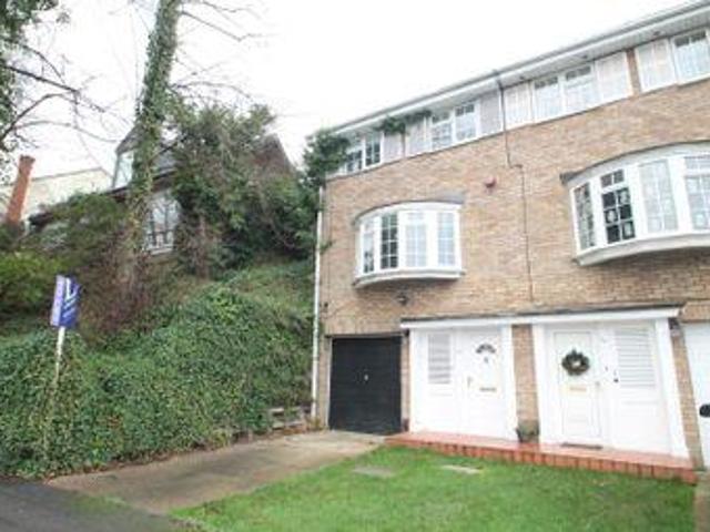 3 Bedrooms for rent in Highland Road, Bromley BR1