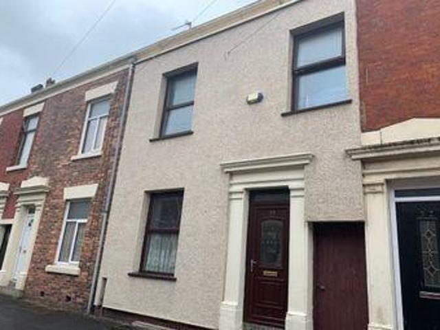 3 Bedrooms for rent in Holstein Street, Preston PR1
