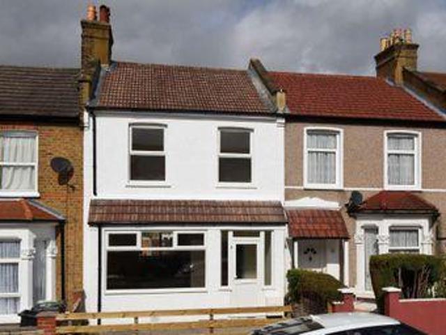 3 Bedrooms for rent in Killearn Road, London SE6