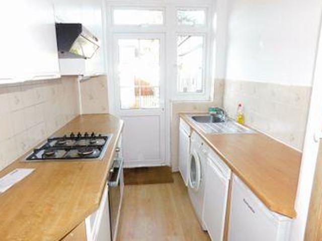 3 Bedrooms for rent in Kingsbridge Road, Morden SM4