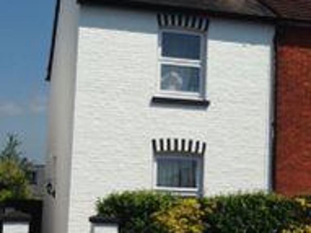 3 Bedrooms for rent in Ludlow Road, Guildford GU2