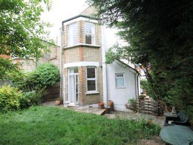 3 Bedrooms for rent in Lytton Road, New Barnet, Barnet EN5