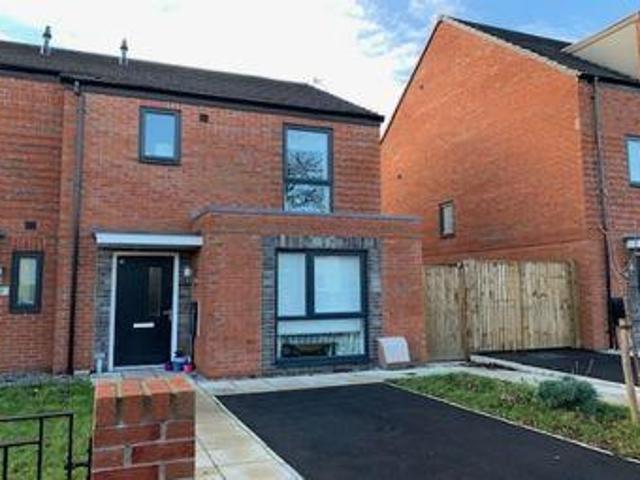 3 Bedrooms for rent in Landos Road, Ancoats M40