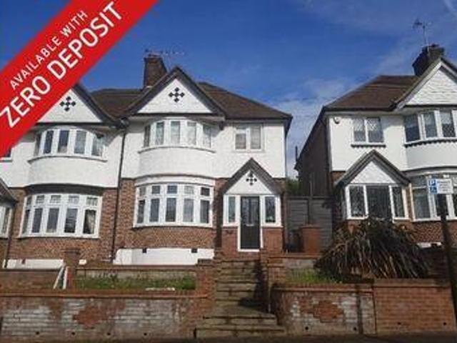 3 Bedrooms for rent in Lansdowne Road, Chingford, London E4