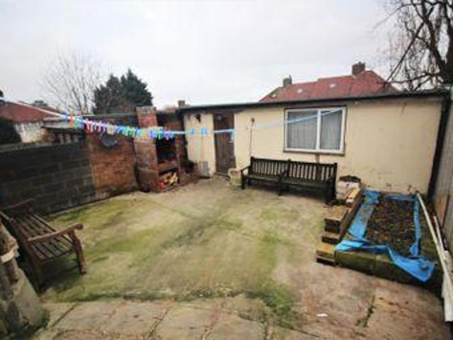 3 Bedrooms for rent in Larkway Close, London NW9