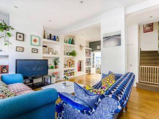 3 Bedrooms for rent in Latimer Road, North Kensington W10