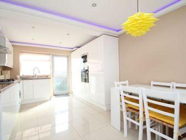 3 Bedrooms for rent in Leconfield Walk, Hornchurch RM12