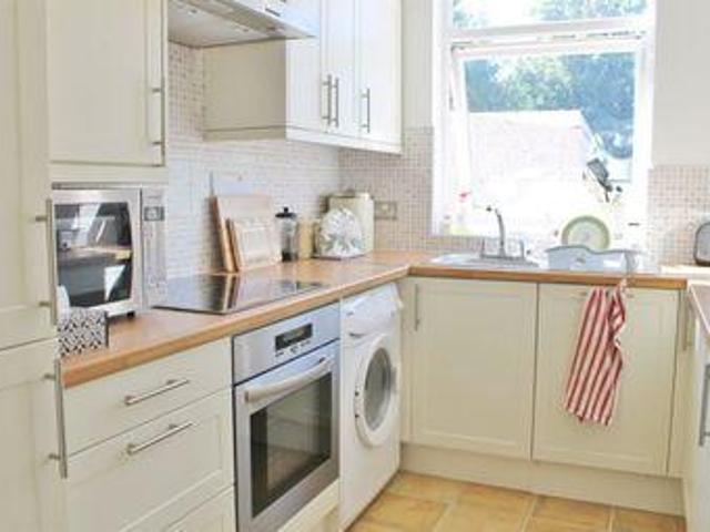 3 Bedrooms for rent in Linkway, London SW20