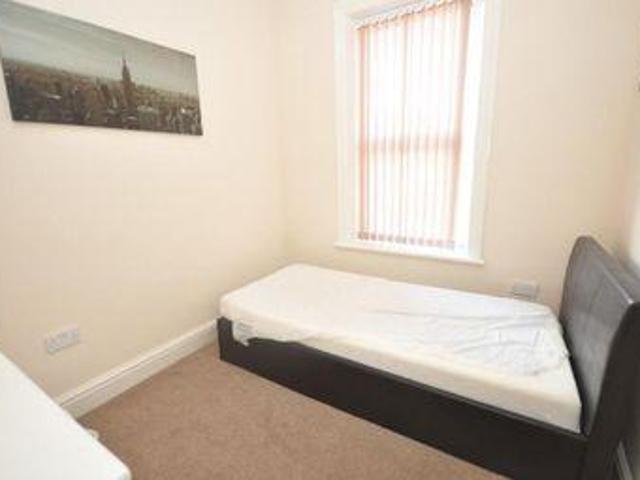 3 Bedrooms for rent in Lockwood Road, Lockwood, Huddersfield HD1