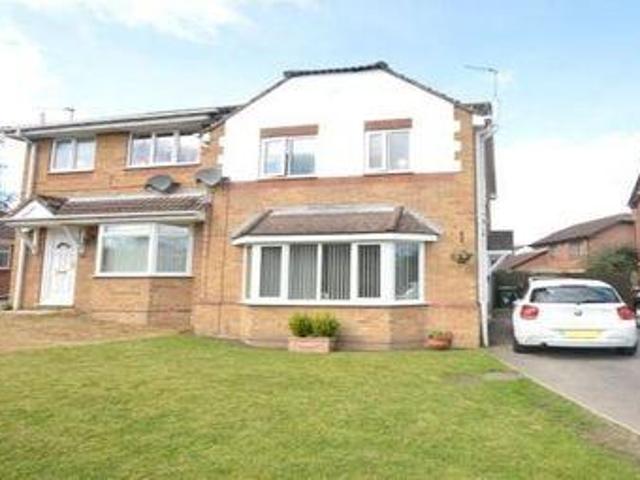 3 Bedrooms for rent in Lofthouse, Wakefield WF3