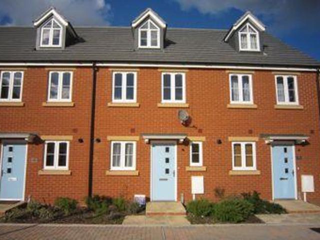 3 Bedrooms for rent in Loop Road, Mangotsfield, Bristol BS16