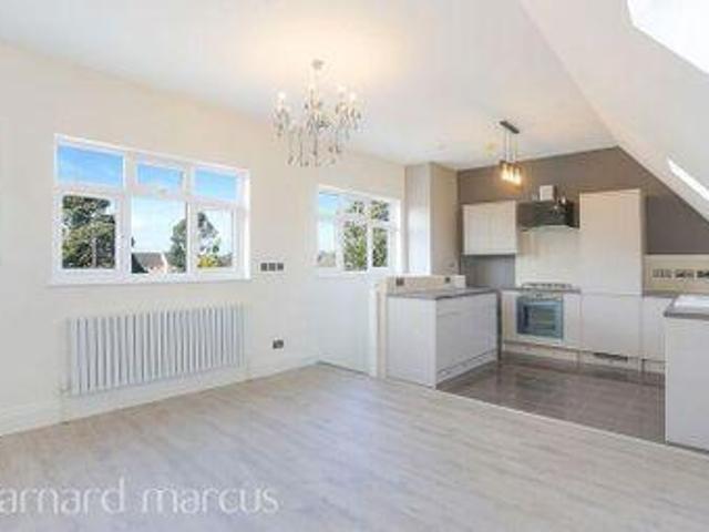 3 Bedrooms for rent in Page Street, London NW7