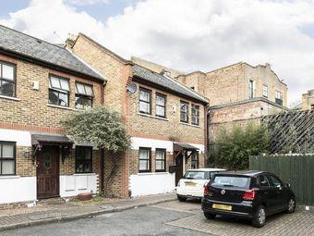 3 Bedrooms for rent in Pegasus Close, London N16