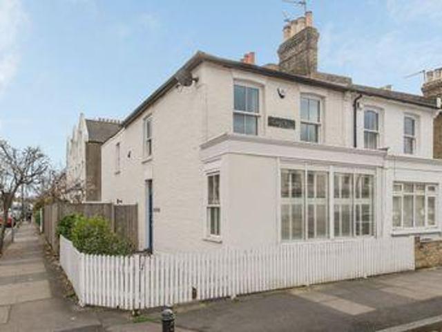 3 Bedrooms for rent in Pelham Road, London SW19