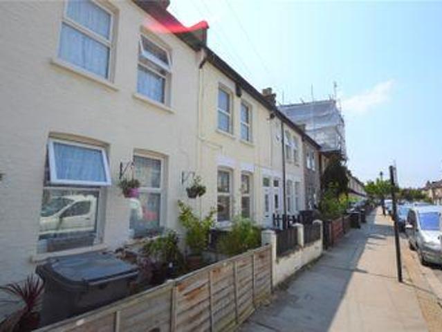3 Bedrooms for rent in Pemdevon Road, Croydon CR0