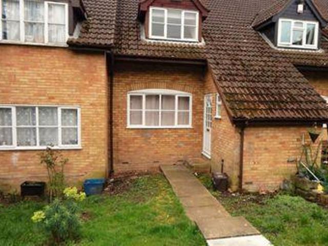 3 Bedrooms for rent in Pendragon Walk, London NW9
