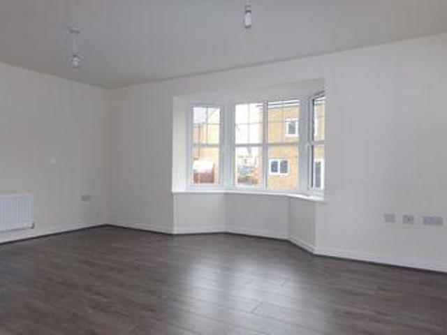 3 Bedrooms for rent in Pollard Street, Burnley BB11