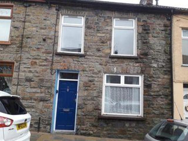 3 Bedrooms for rent in Queen Street, Pentre CF41
