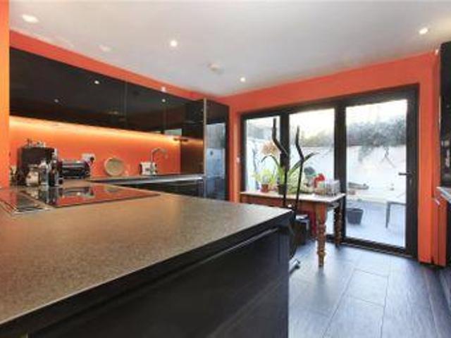 3 Bedrooms for rent in Ramsden Road, Balham, London SW12