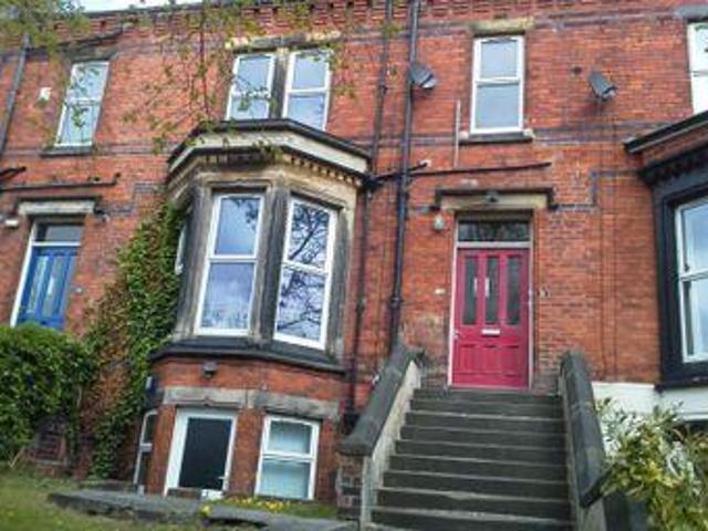 3 Bedrooms for rent in Regent Park Terrace, Hyde Park, Leeds LS6