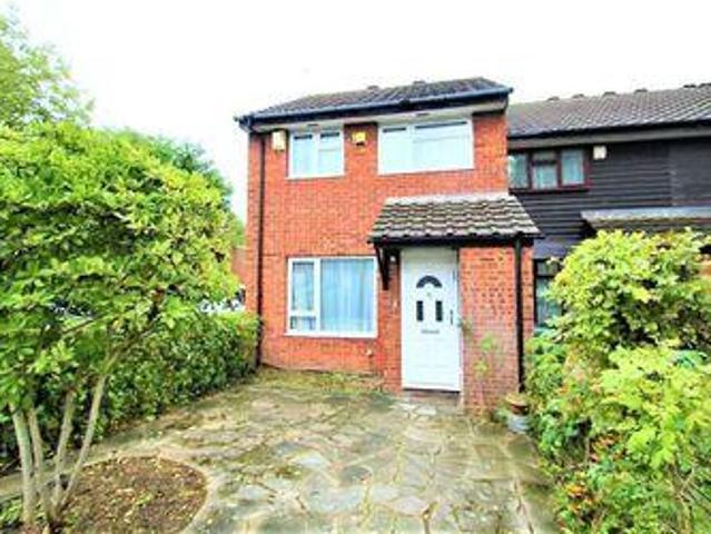3 Bedrooms for rent in Rowlands Close, Mill Hill NW7