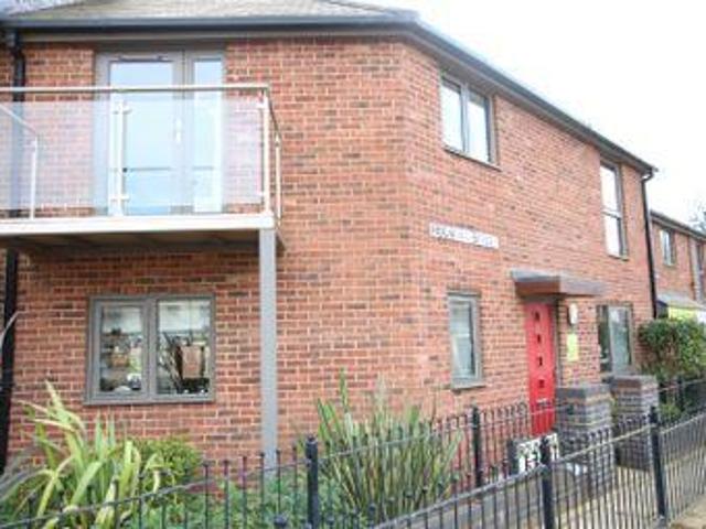 3 Bedrooms for rent in Rounding Street, Upton, Northampton NN5
