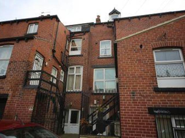 3 Bedrooms for rent in Royal Park Terace, Hyde Park, Leeds LS6