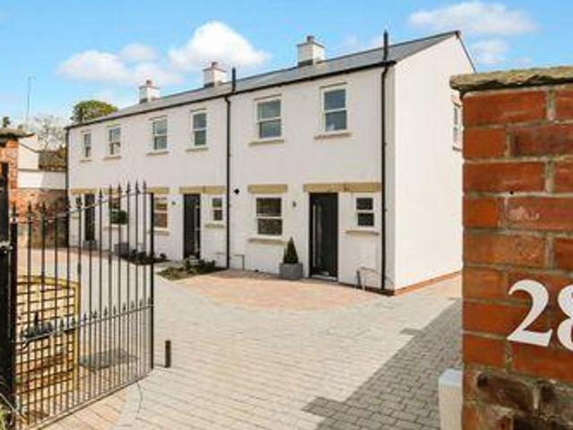3 Bedrooms for rent in St. Lukes Place, Cheltenham GL53