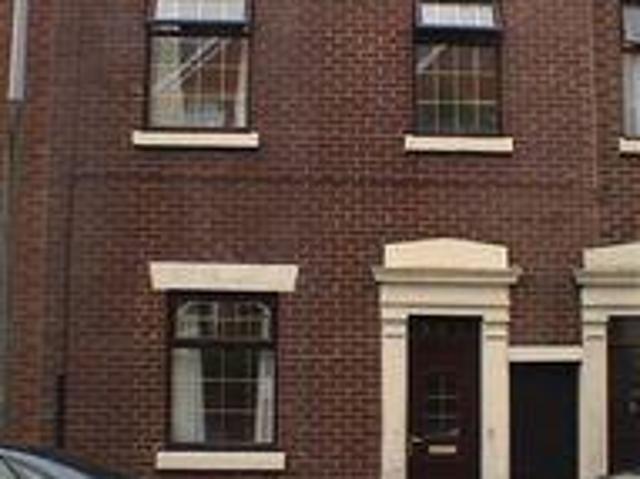 3 Bedrooms for rent in St Thomas Road, Preston PR1