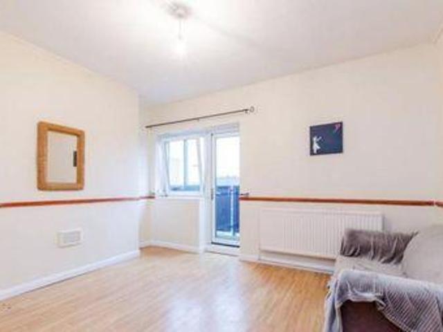 3 Bedrooms for rent in Stephenson Close, London E3
