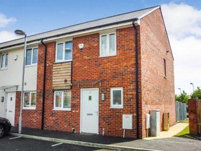 3 Bedrooms for rent in Stillwater Drive, Manchester M11