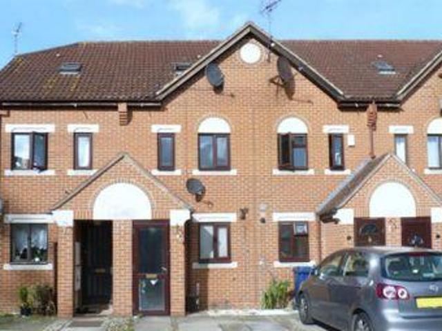 3 Bedrooms for rent in Swan Drive, London NW9