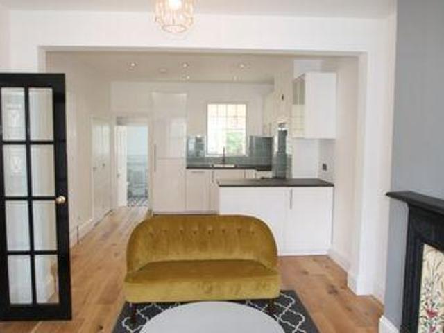 3 Bedrooms for rent in Swingate Lane, London SE18