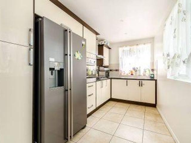 3 Bedrooms for rent in Shroffold Road, Bromley BR1