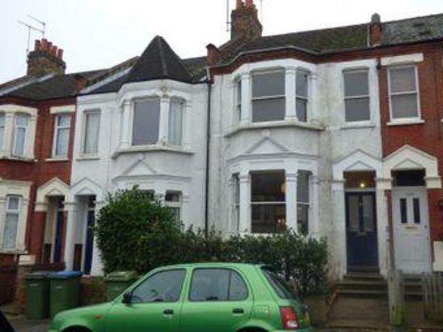 3 Bedrooms for rent in Tuam Road, London SE18