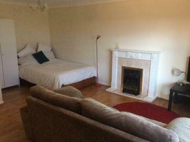 3 Bedrooms for rent in Turle Road, London SW16