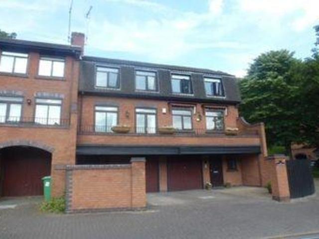 3 Bedrooms for rent in Tennis Mews, Nottingham NG7