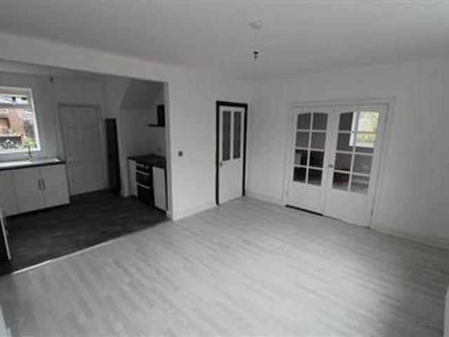 3 Bedrooms for rent in Thicketford Road, Bolton BL2